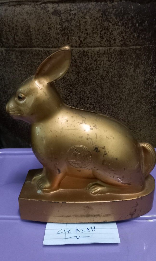 TABUNG VINTAGE RABBIT BAN HIN LEE BANK, Hobbies & Toys, Collectibles ...