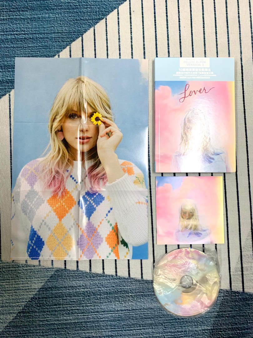 Taylor Swift Deluxe Album Ver. 3 (CHN edition), Hobbies & Toys ...