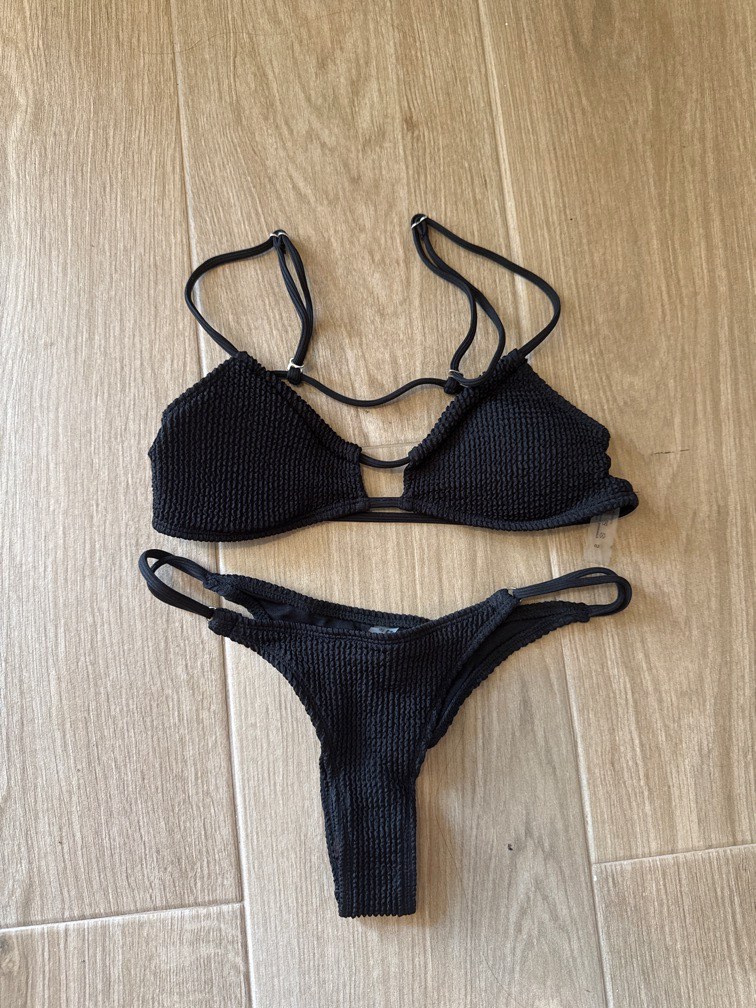 Two piece bikini small, Women's Fashion, Swimwear, Bikinis & Swimsuits ...