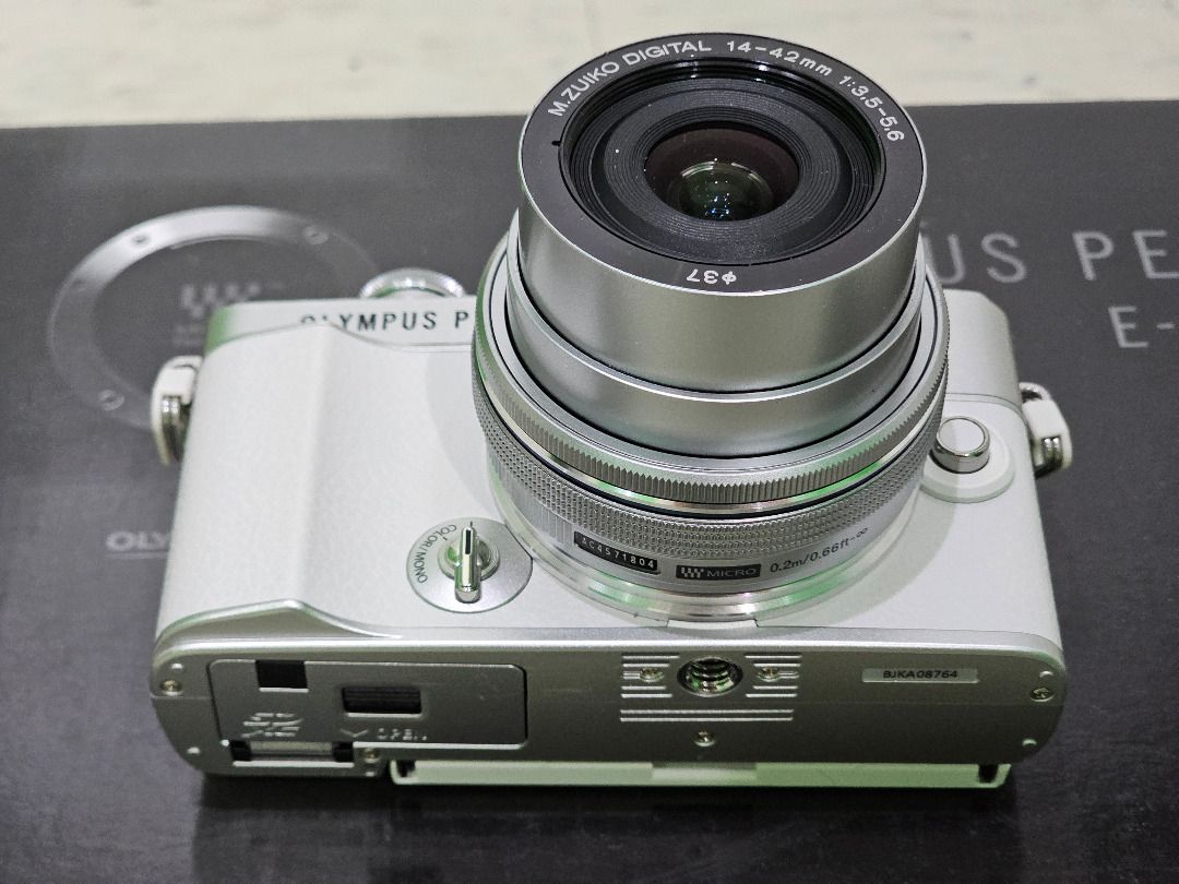 白色 OM System Olympus PEN E-P7 淨機身 (不連鏡頭), 攝影器材, 相機 - Carousell