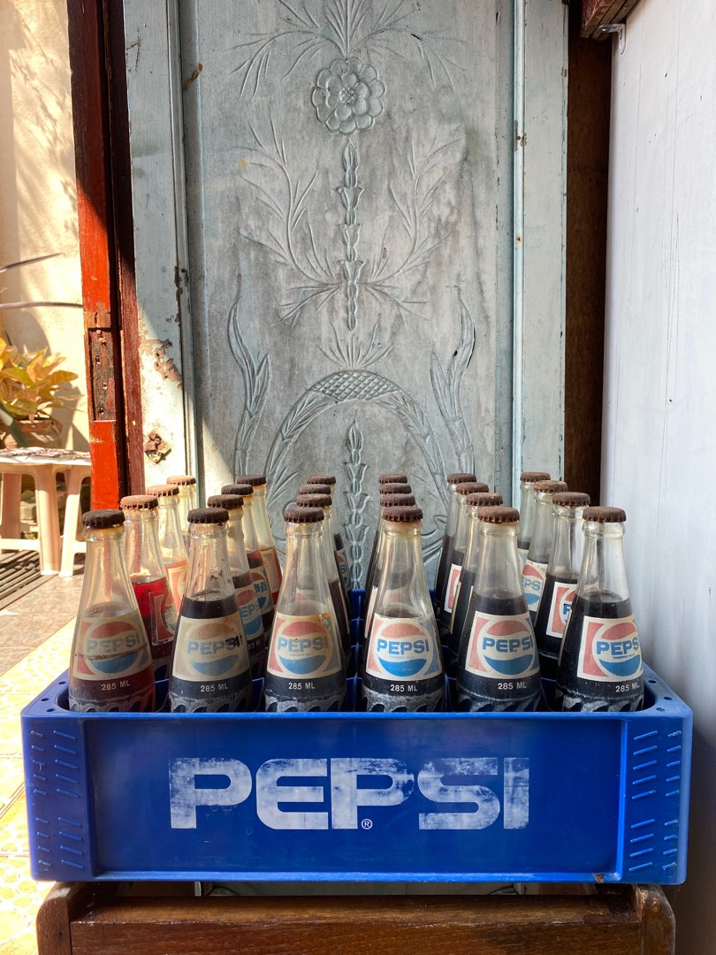 Bekas Botol Kaca Pepsi Antik, Furniture & Home Living, Kitchenware ...