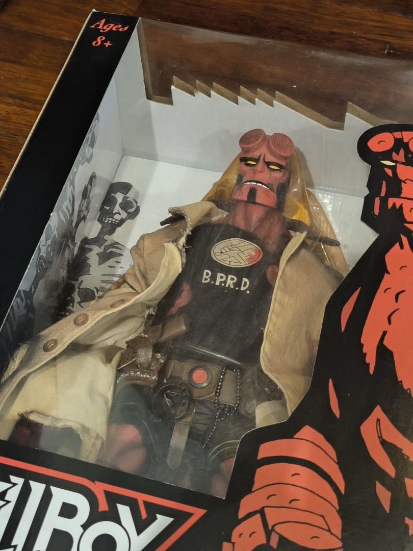Brand New in Box Animated Hellboy 18 inch 1/4 Scale Action Figure Mezco ...