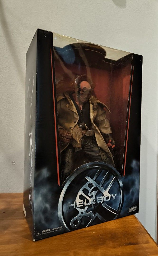 Brand New in Box Hellboy Realistic 18 inch 1/4 Scale Action (Mouth ...