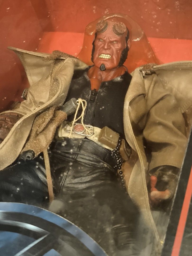 Brand New in Box Hellboy Realistic 18 inch 1/4 Scale Action (Angry Face ...