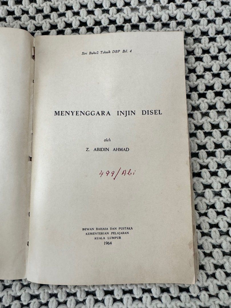 Buku Menyenggara Injin Disel 1964, Hobbies & Toys, Books & Magazines ...
