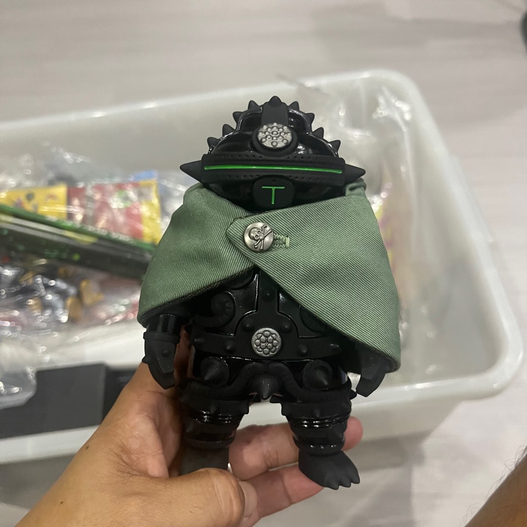 Hk exclusive Tomodachi First Machine sofubi sofuvi labubu instinctoy japan bearbrick, Hobbies ...