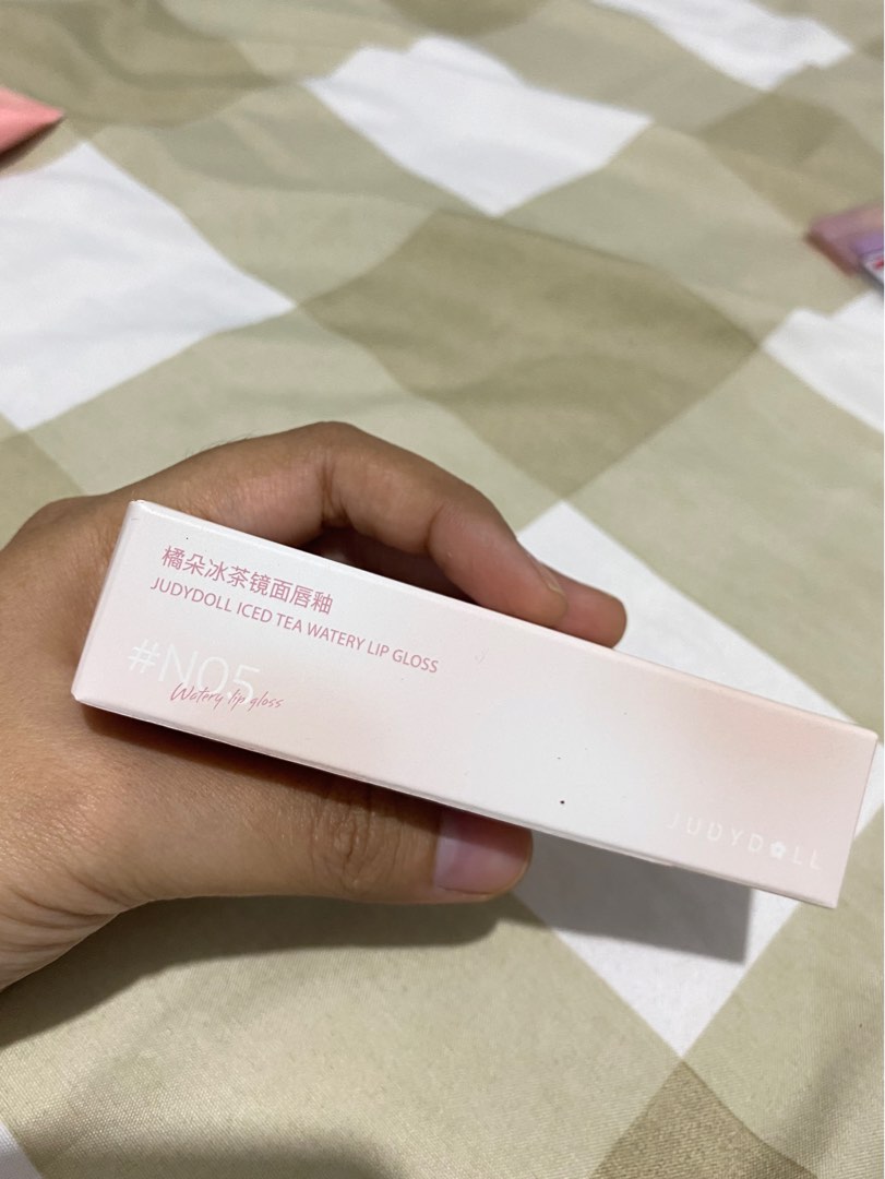 Judydoll iced tea watery lip gloss, Kesehatan & Kecantikan, Rias Wajah ...