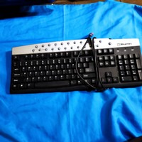 keyboard komputer jadul Wearnes, Elektronik, Lainnya di Carousell
