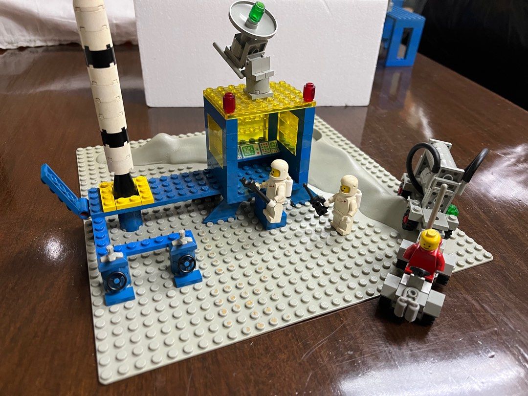 LEGO Space Vintage Collectible 1979 920 Alpha 1 Rocket Base, Hobbies ...
