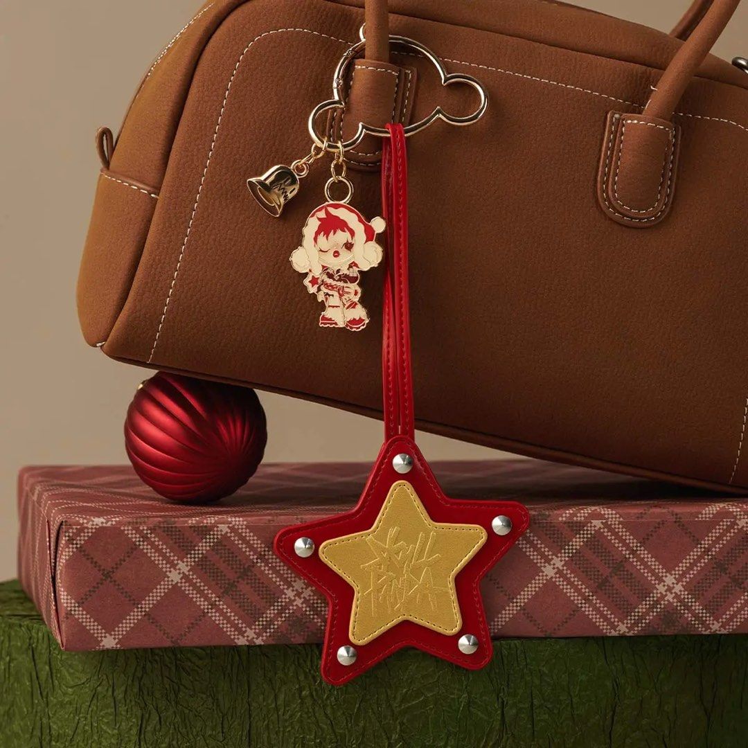 Pop mart - Skullpanda Christmas bag charm (ready stock) , Hobbies ...