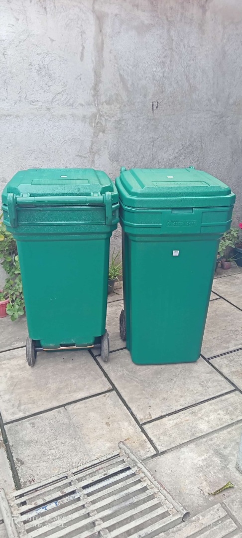 roller king trash bin 250 liters, Furniture & Home Living, Cleaning ...