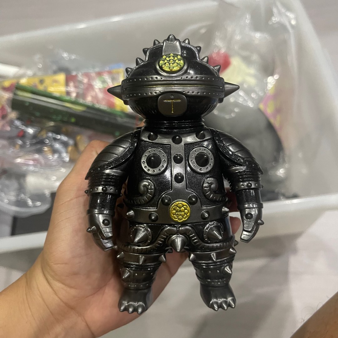 Tomodachi first machine sofubi sofuvi instinctoy labubu bearbrick, Hobbies & Toys, Toys & Games ...