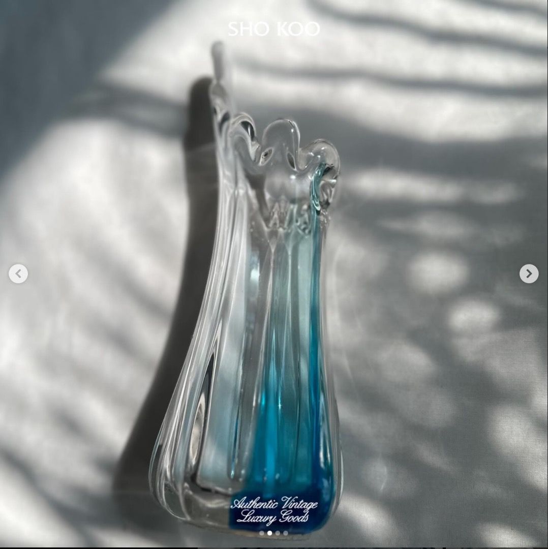 vas 73 kaca antik desain dan warna menarik, Perabotan Rumah di Carousell