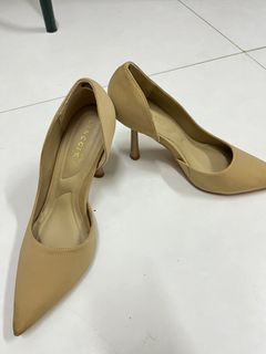 Vincci 3.5 inches heels, Women's Fashion, Footwear, Heels on Carousell