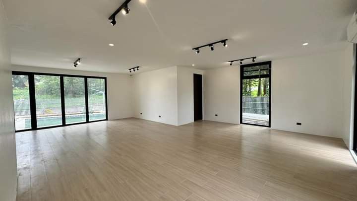 3Bedroom Brand New House and Lot with Swimming Pool in Sun Valley ...