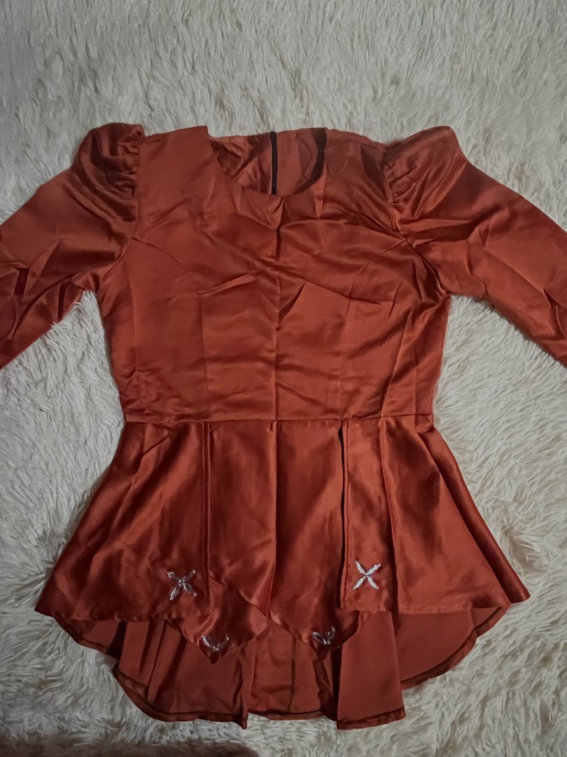 Baju kurung oren bata, Women's Fashion, Muslimah Fashion, Baju Kurung ...