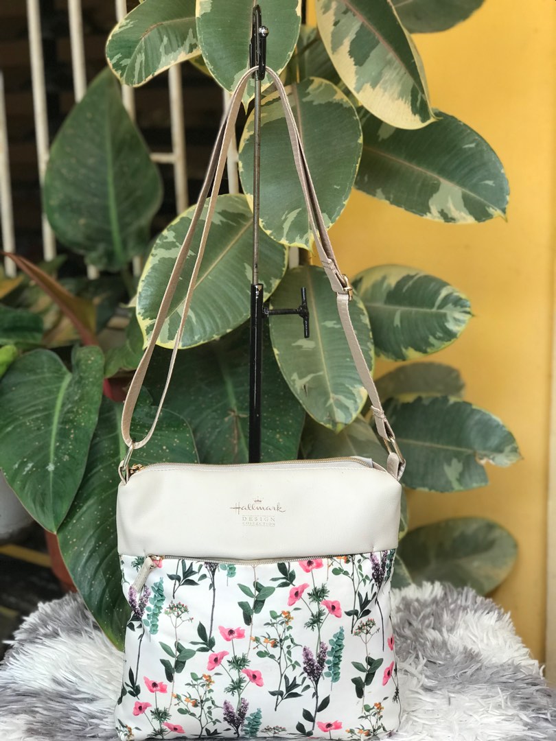 HALLMARK DESIGN COLLECTIONS in FLORAL PRINTS, Women's Fashion, Bags ...