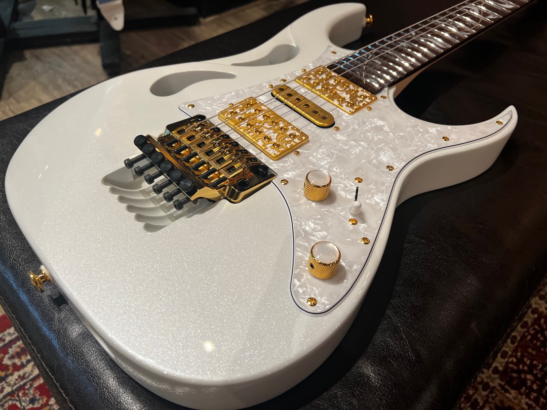 Ibanez PIA Stallion White, Hobbies & Toys, Music & Media, Musical ...