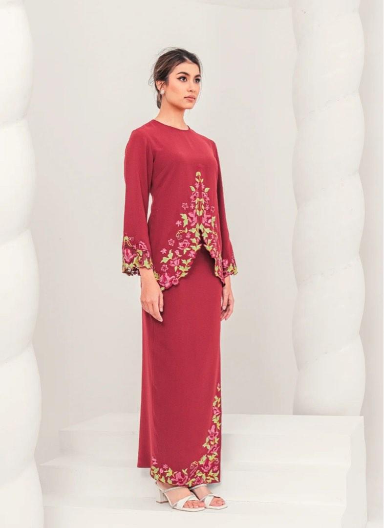 [NEW] Rico Rinaldi Murni Modern Kurung Summeraya in Rosewood, Women's ...