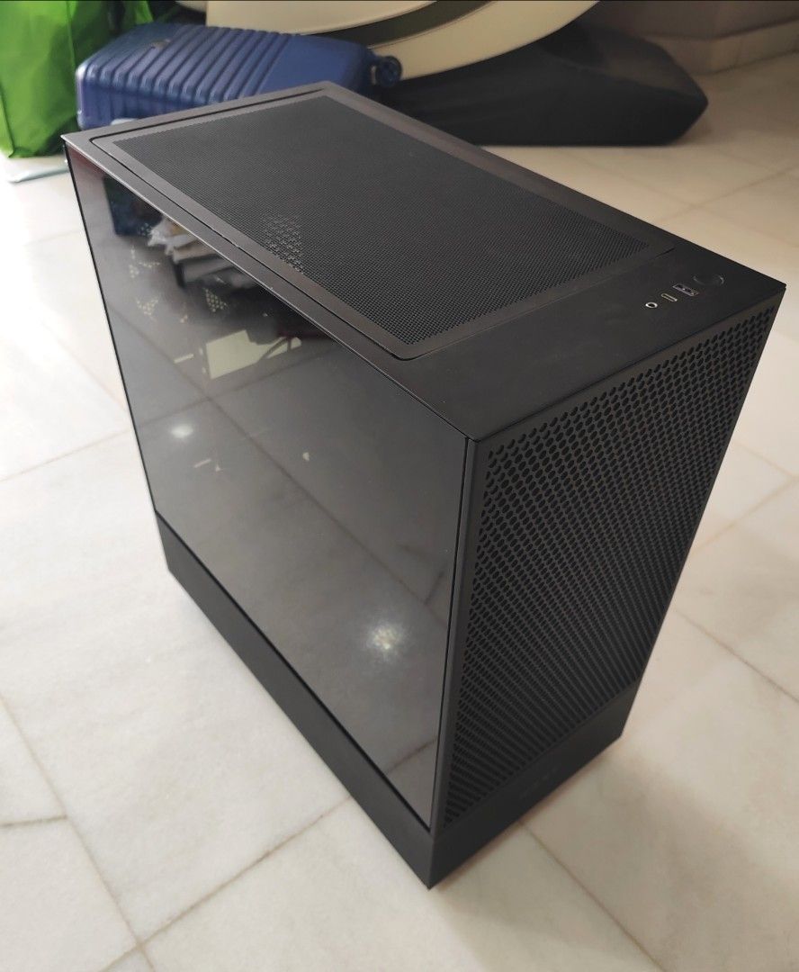 NZXT H5 FLOW ATX CASE + VERTICAL GPU KIT GEN4, Computers & Tech, Parts ...