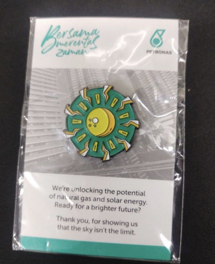 Petronas Pin, Hobbies & Toys, Collectibles & Memorabilia, Vintage ...