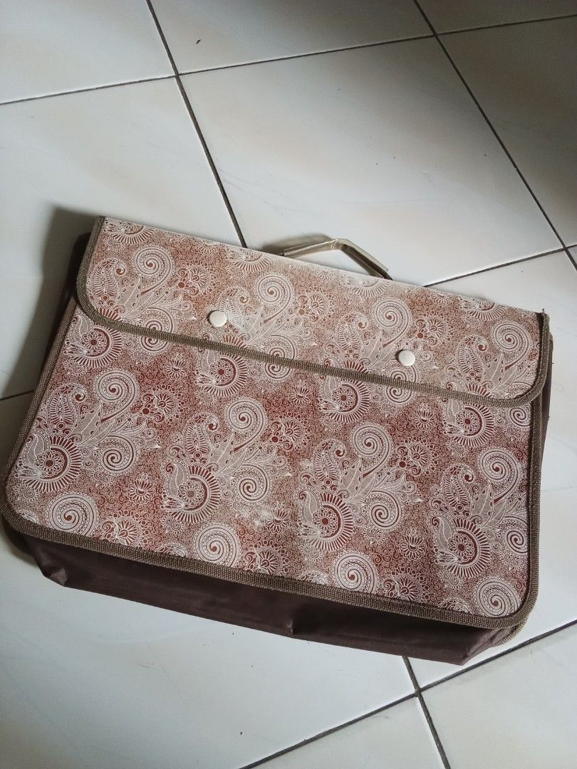 Tas Map Batik Folio [Preloved], Buku & Alat Tulis, Buku di Carousell