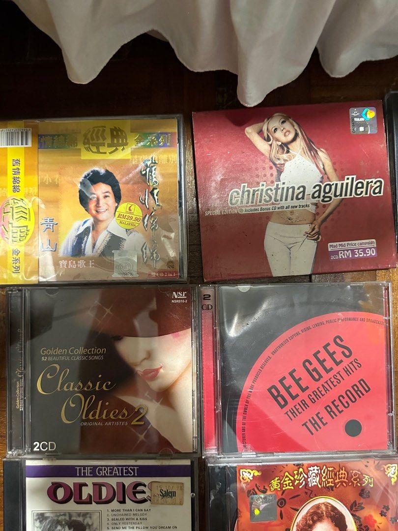 Various assorted Chinese and English CD VCD batch 7 bee gees aguilera ...