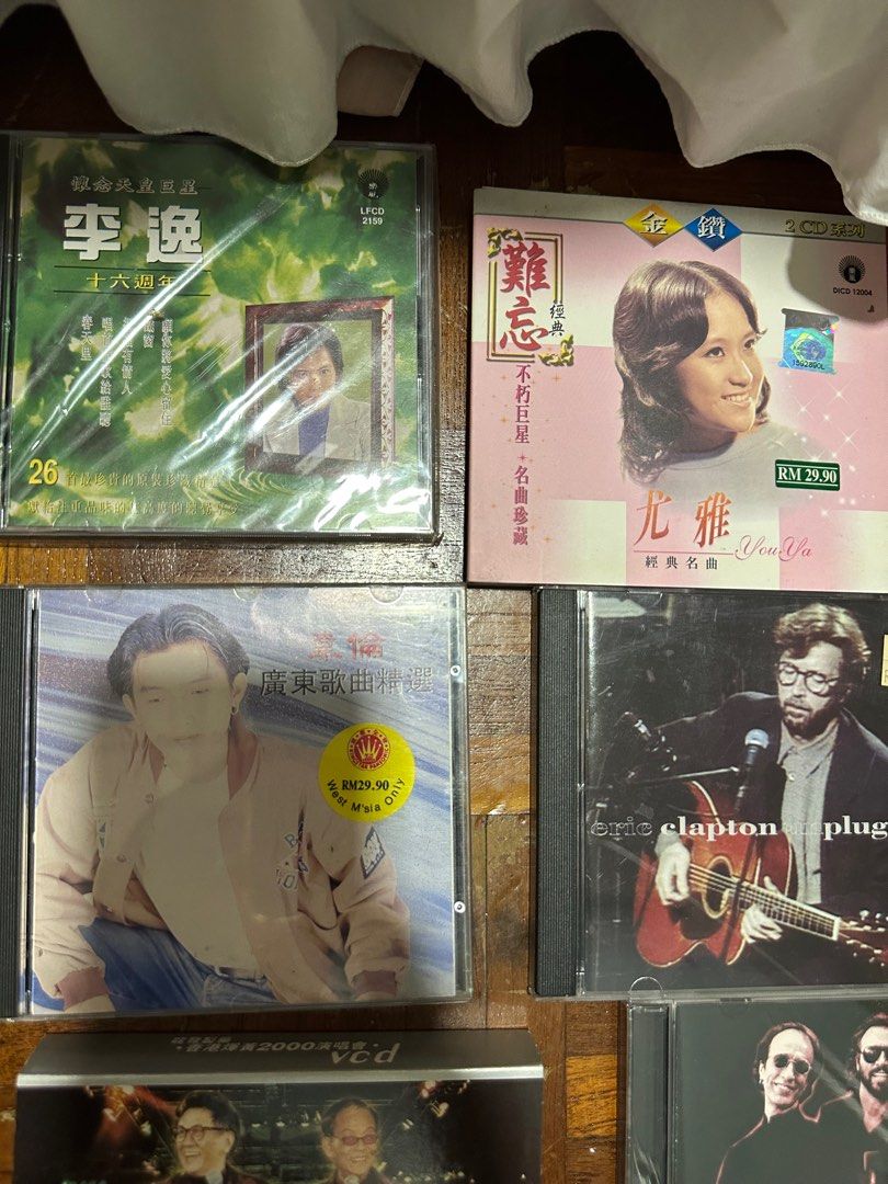 Various assorted Chinese and English CD VCD batch 7 bee gees aguilera ...