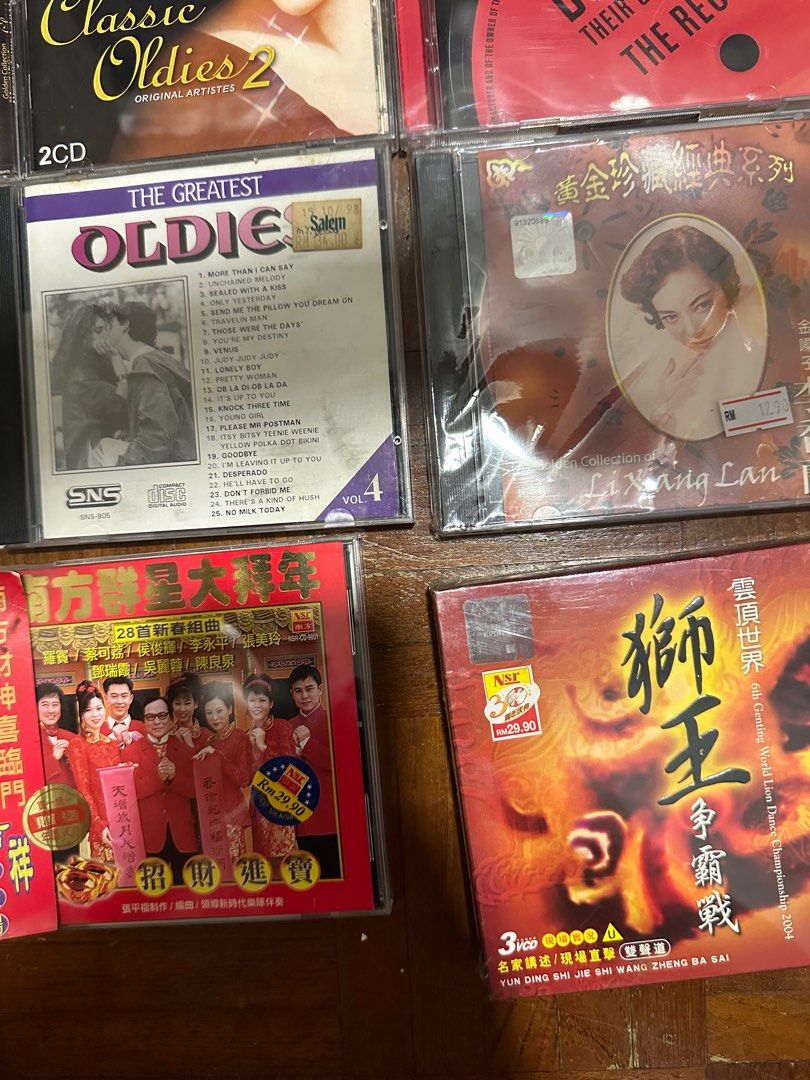 Various assorted Chinese and English CD VCD batch 7 bee gees aguilera ...