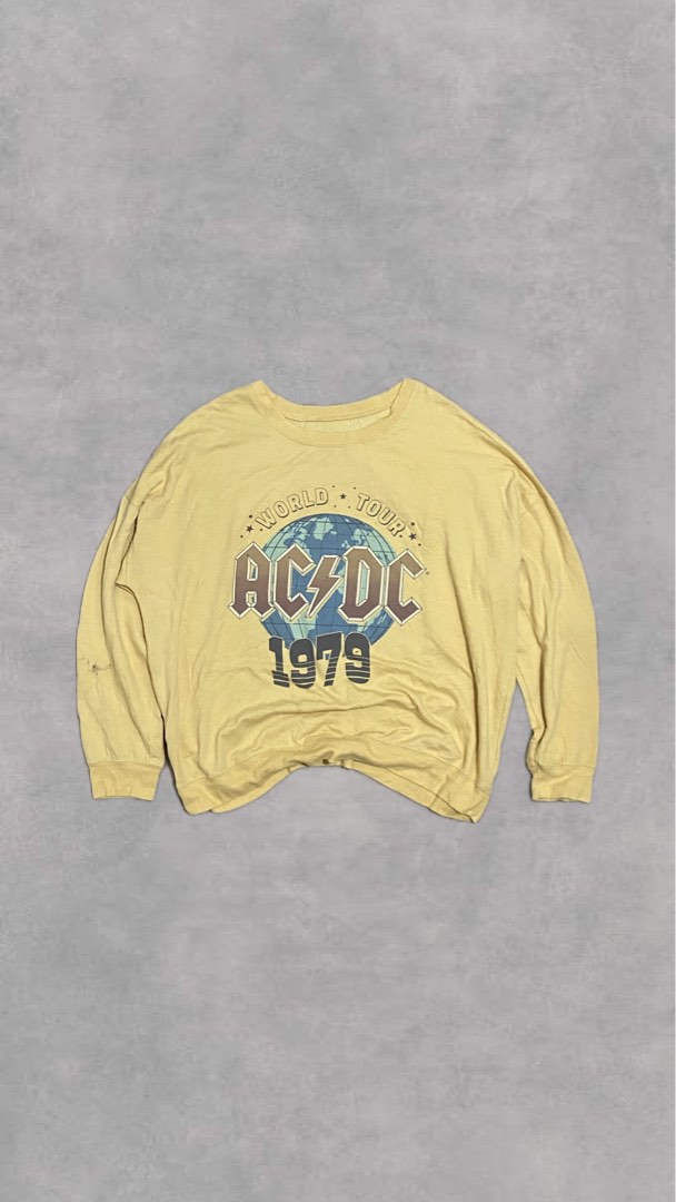 ACDC band sweater, Women's Fashion, Coats, Jackets and Outerwear on ...
