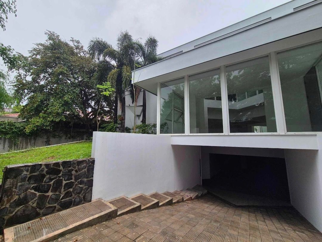 Dasmariñas Village Makati House and Lot For Rent 4BR with Lush Garden ...