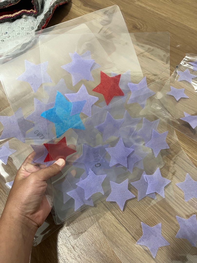 Guts World tour Confetti (Olivia Rodrigo), Hobbies & Toys, Collectibles ...