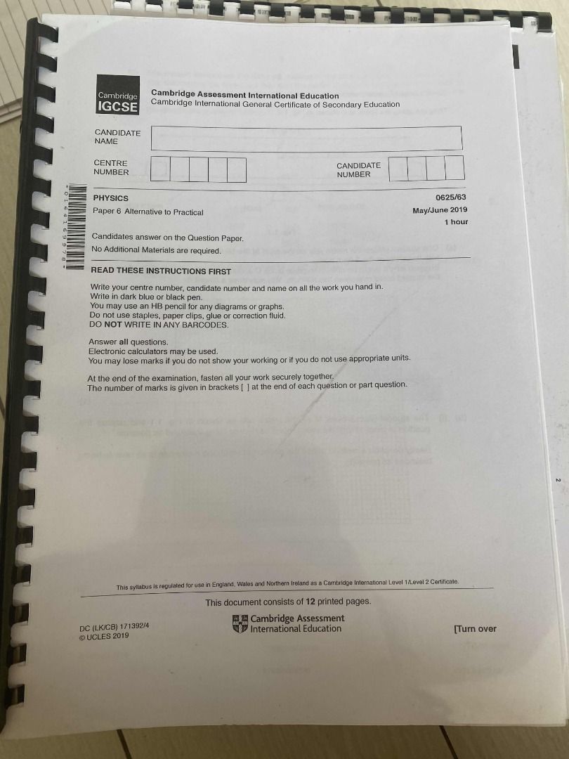 IGCSE PAST YEAR PAPERS (ENGLISH FIRST LANGUAGE, PHYSICS, ADDITIONAL ...