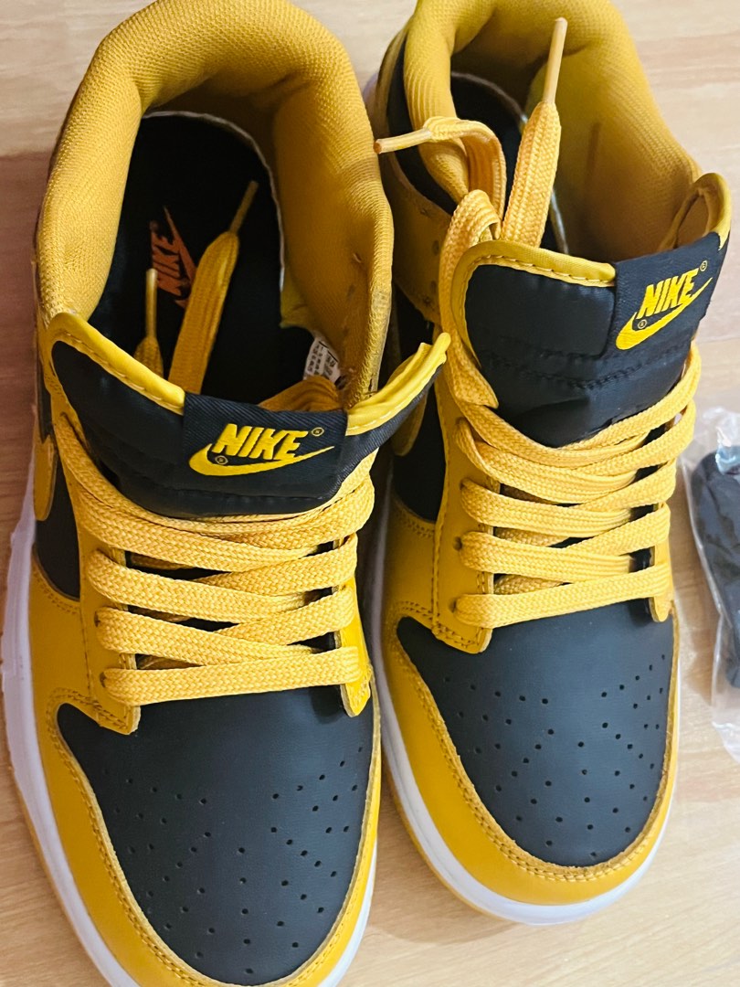 Nike Jordans Reverse Taxi, Men's Fashion, Footwear, Sneakers on Carousell