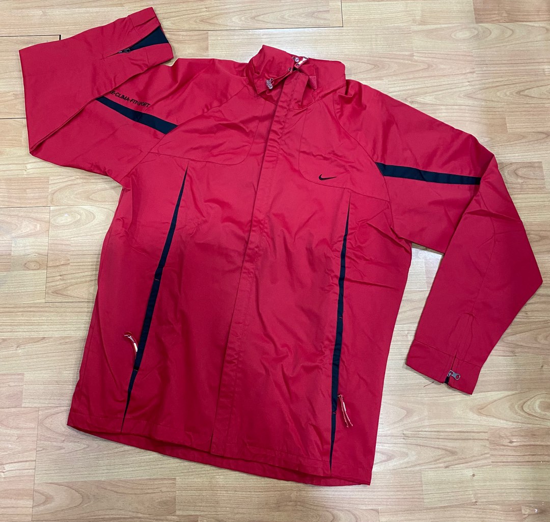 Nike red jacket, Men's Fashion, Coats, Jackets and Outerwear on Carousell