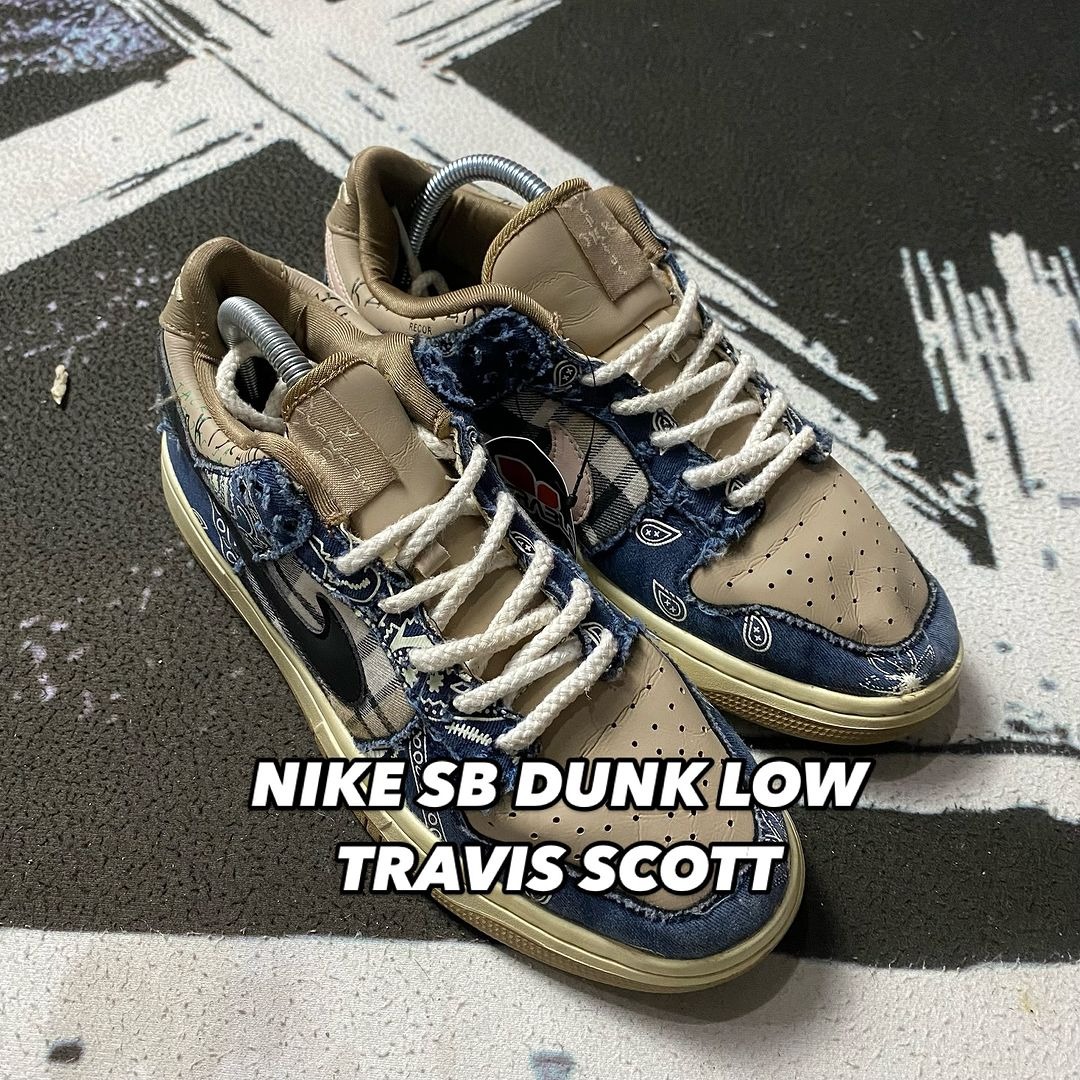 NIKE SB DUNK LOW x TRAVIS SCOTT, Fesyen Pria, Sepatu , Sneakers di ...