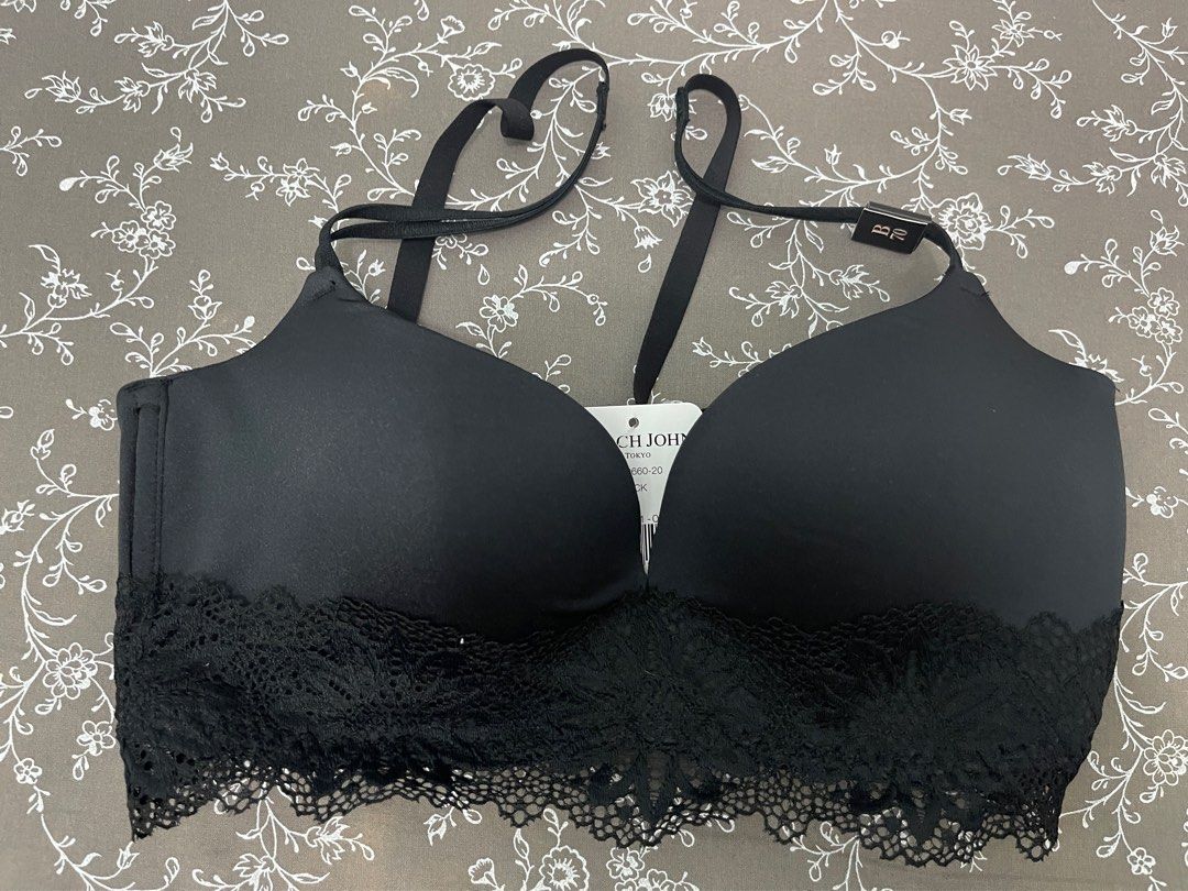 Peach John 70B Smart Bra (Black) / (White), 女裝, 內衣和休閒服 - Carousell