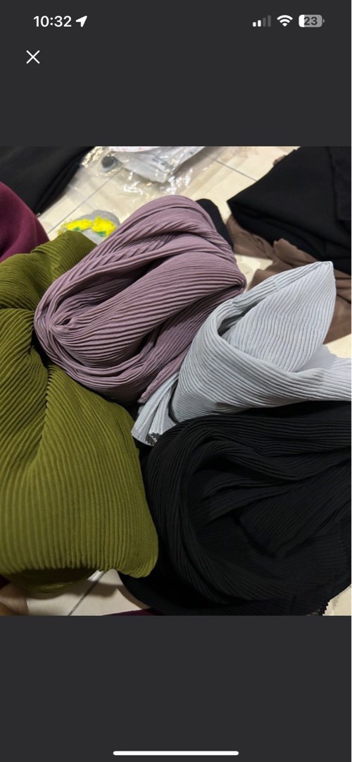 Pleated shawl combo B, Women's Fashion, Muslimah Fashion, Hijabs on ...