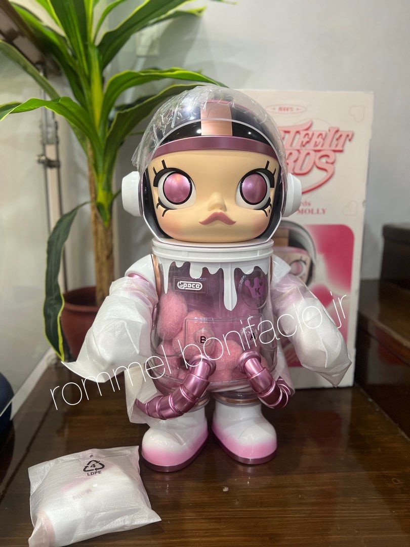 Popmart Mega Space Molly 1000% Heartfelt, Hobbies & Toys, Toys & Games ...