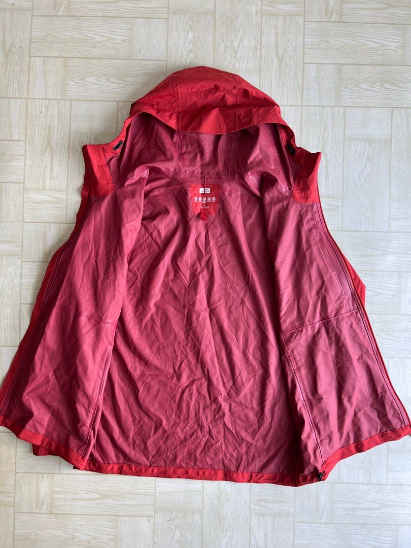 Uniqlo Block Tech Red Water Proof Jacket Wind Breaker, Men's Fashion ...