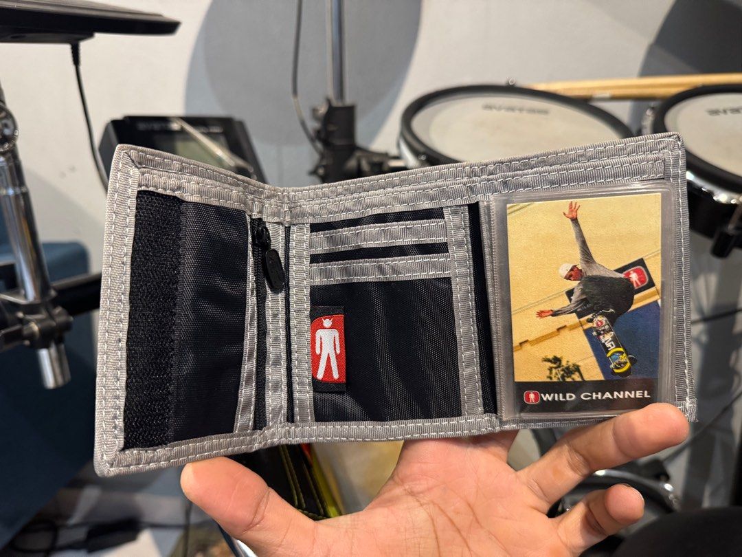 Vintage Wallet 90an Wild Channel Alien Workshop Extreme, Men's Fashion ...