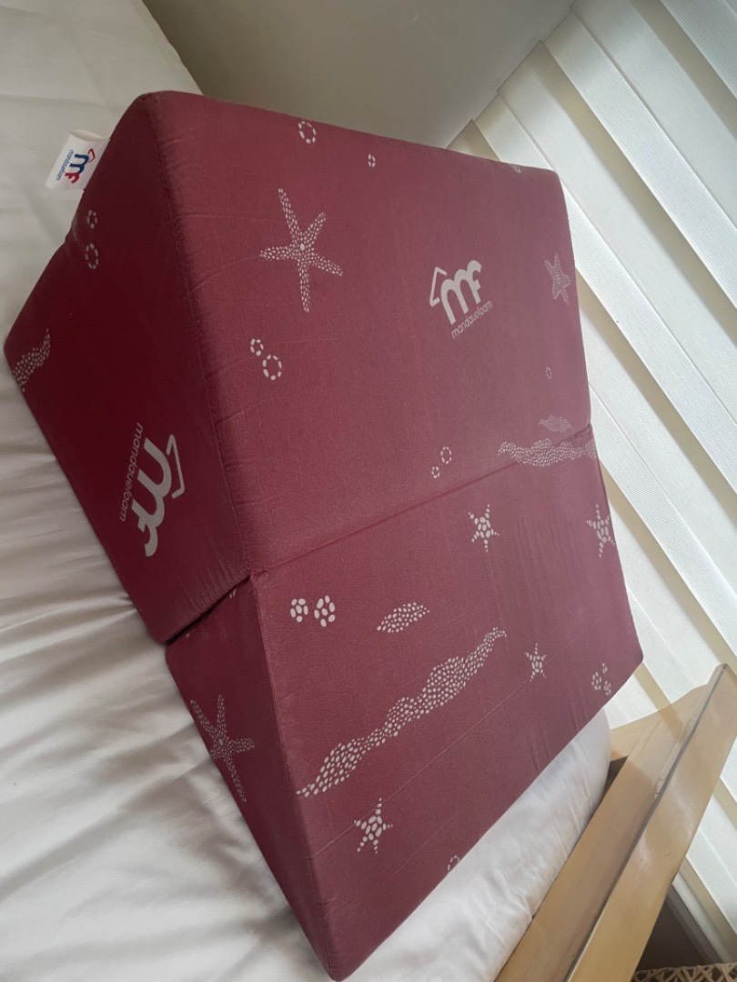 AVAILABLE- LAST PRICE WEDGE PILLOW COLOR RED ORIGINAL Mandaue Foam ...