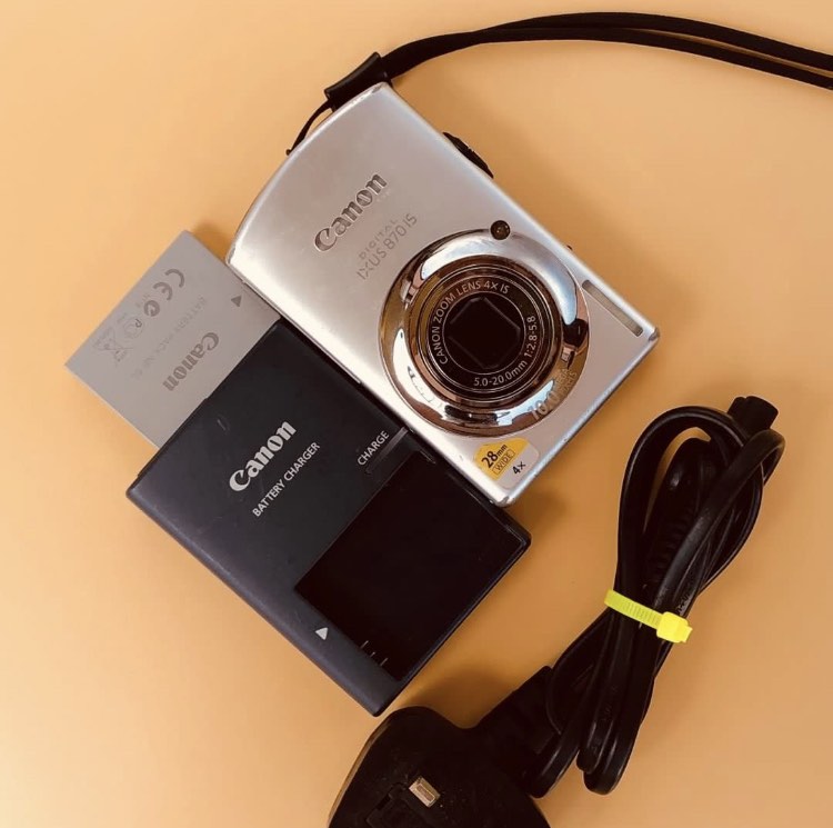 Canon IXUS 870 IS Digital Camera Silver, Photography, Cameras on Carousell