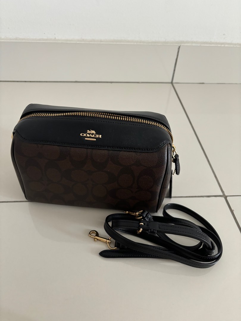 Coach mini rowan (size:20x12x10cm), Women's Fashion, Bags & Wallets ...