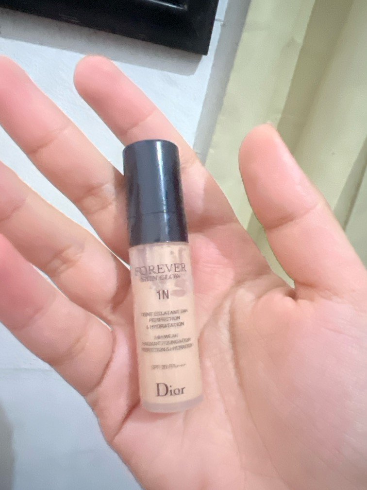 Dior Forever Skin Glow 1N ori, Kesehatan & Kecantikan, Rias Wajah di Carousell