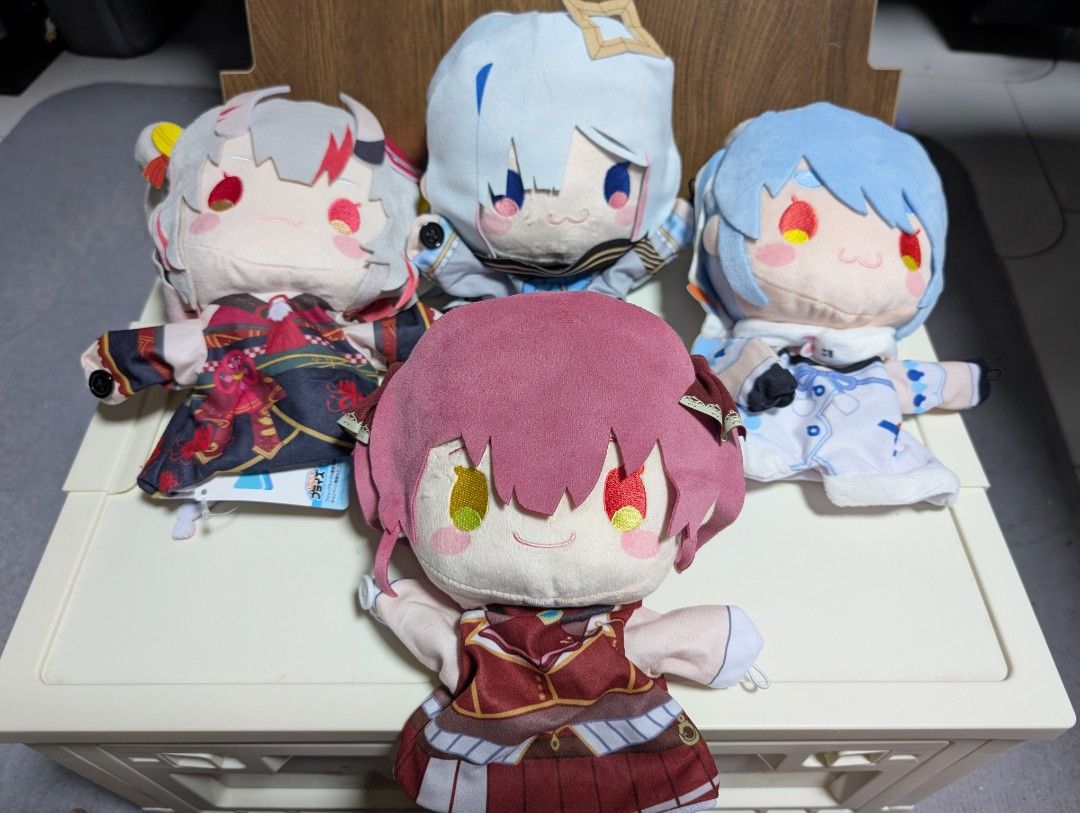 Hololive hand puppet plushies - Houshou Marine, Amane Kanata, Nakiri ...