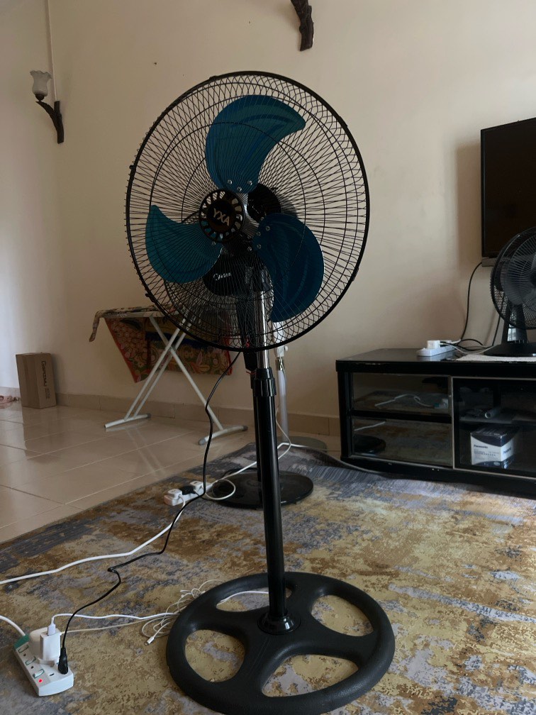 Kipas besi fan stand, Furniture & Home Living, Lighting & Fans, Fans on ...