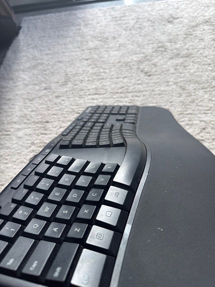 Microsoft ergonomic keyboard with number pad, Computers & Tech, Parts ...