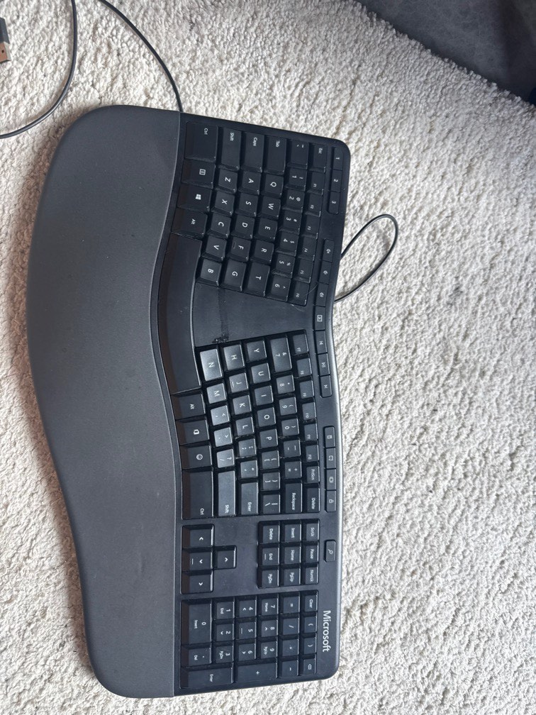 Microsoft ergonomic keyboard with number pad, Computers & Tech, Parts ...