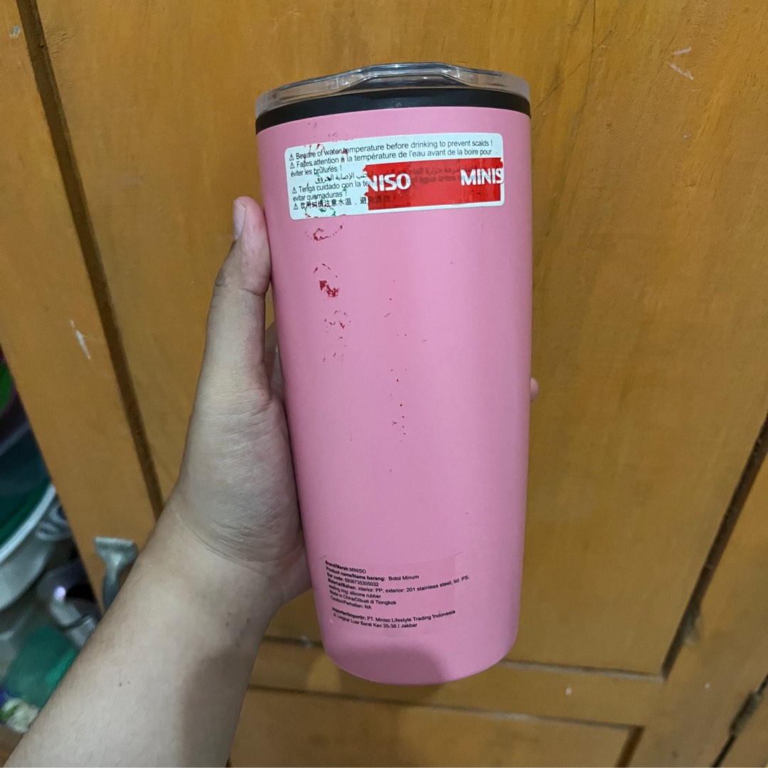 MINISO Botol/Gelas Minum pink, Barang Yang Dicari di Carousell